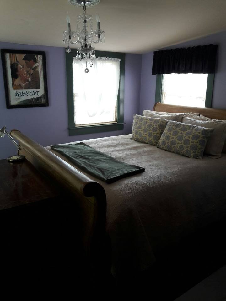 420 Friendly Room in Massachusetts - USAWeed